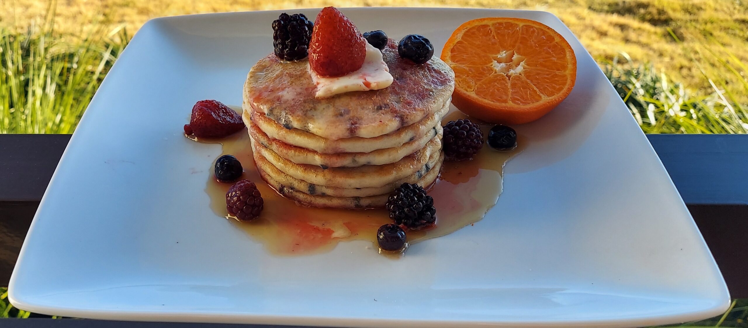 Blueberry Pancakes with Maple Syrup - Fast Simple and Good