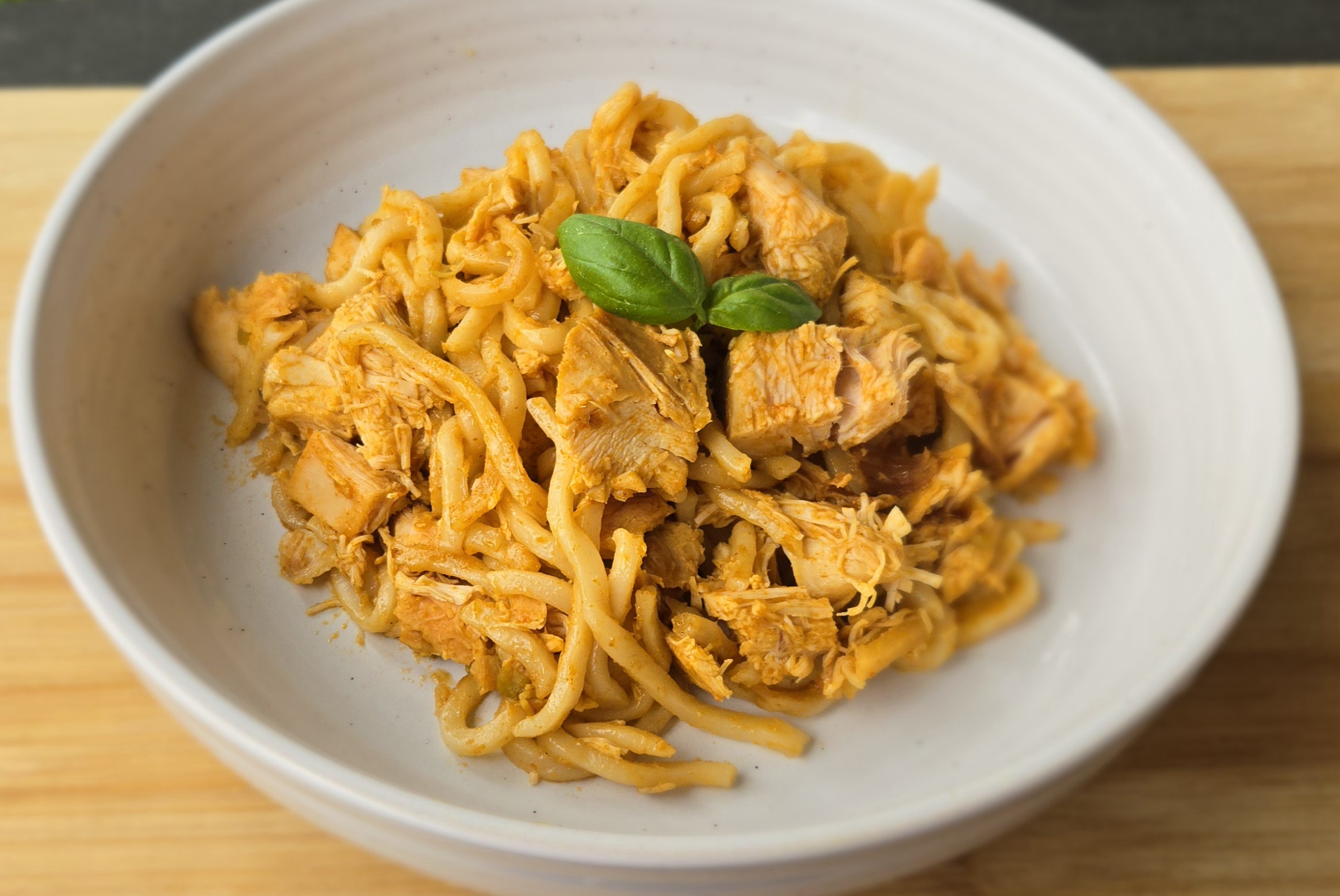 Red Curry Chicken Thai Noodles - Fast Simple and Good